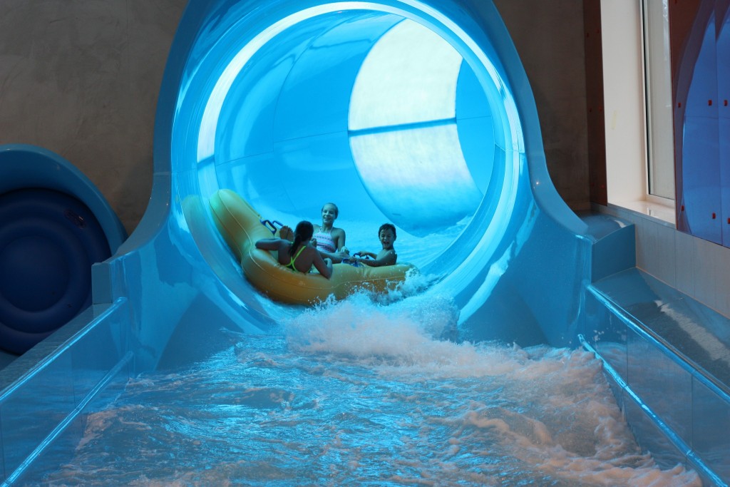Hier gibt es die größte Indoor-Wasserrutsche der Welt! - Lunamag.de