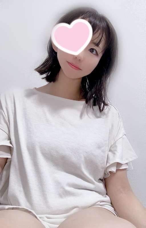 フリフリ袖のTシャツ - Luscio ラシオ