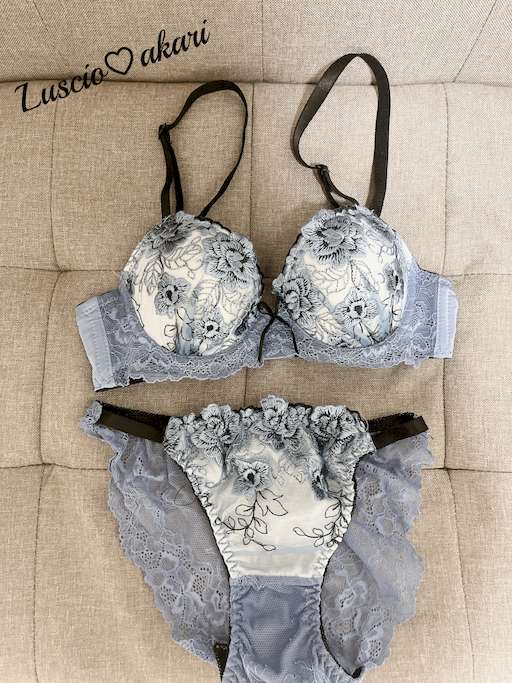 Blue♡刺繍のブラパンset - Luscio ラシオ