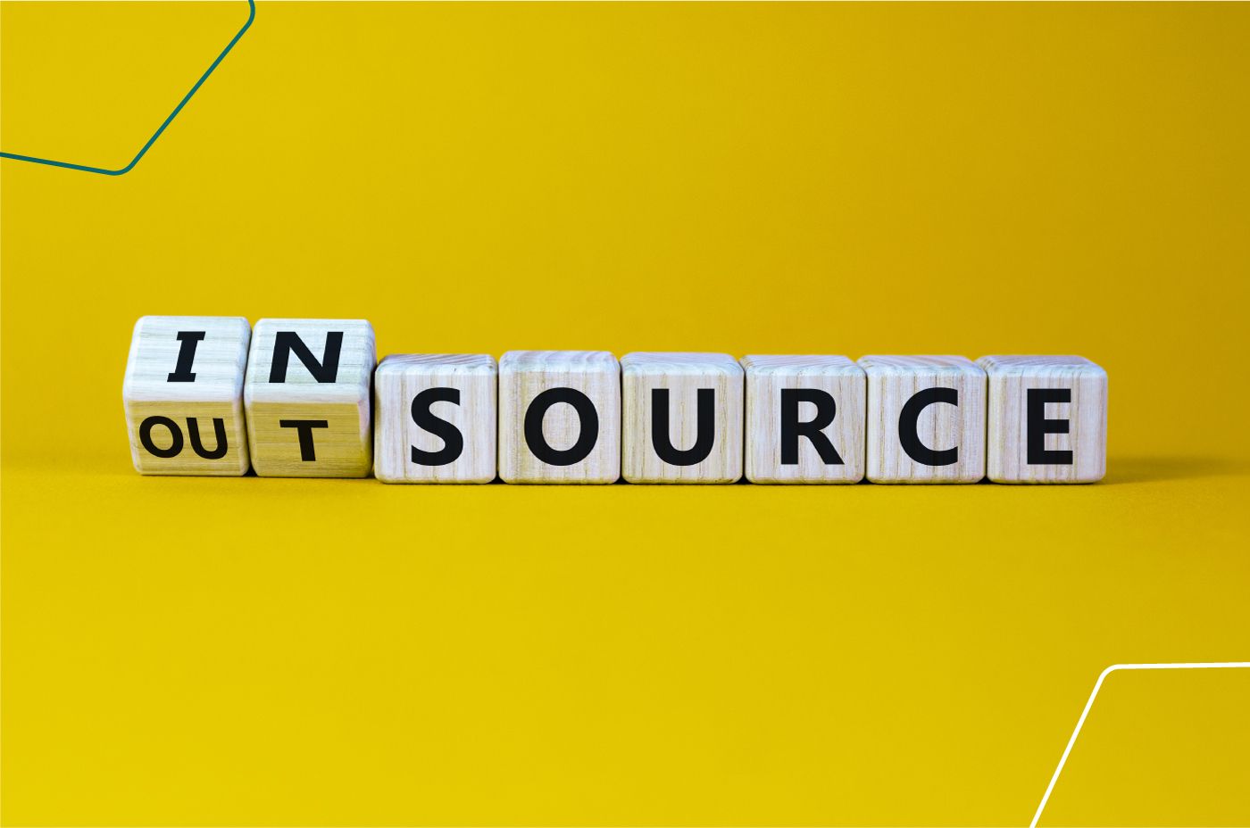 Outsourcing vs. Insourcing; key differences to consider | Mamble