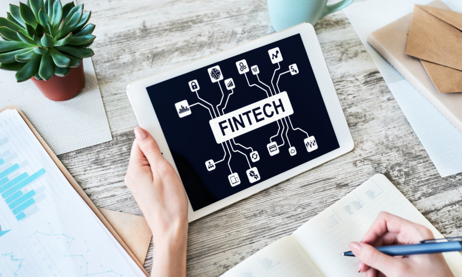 About us - Mooncascade