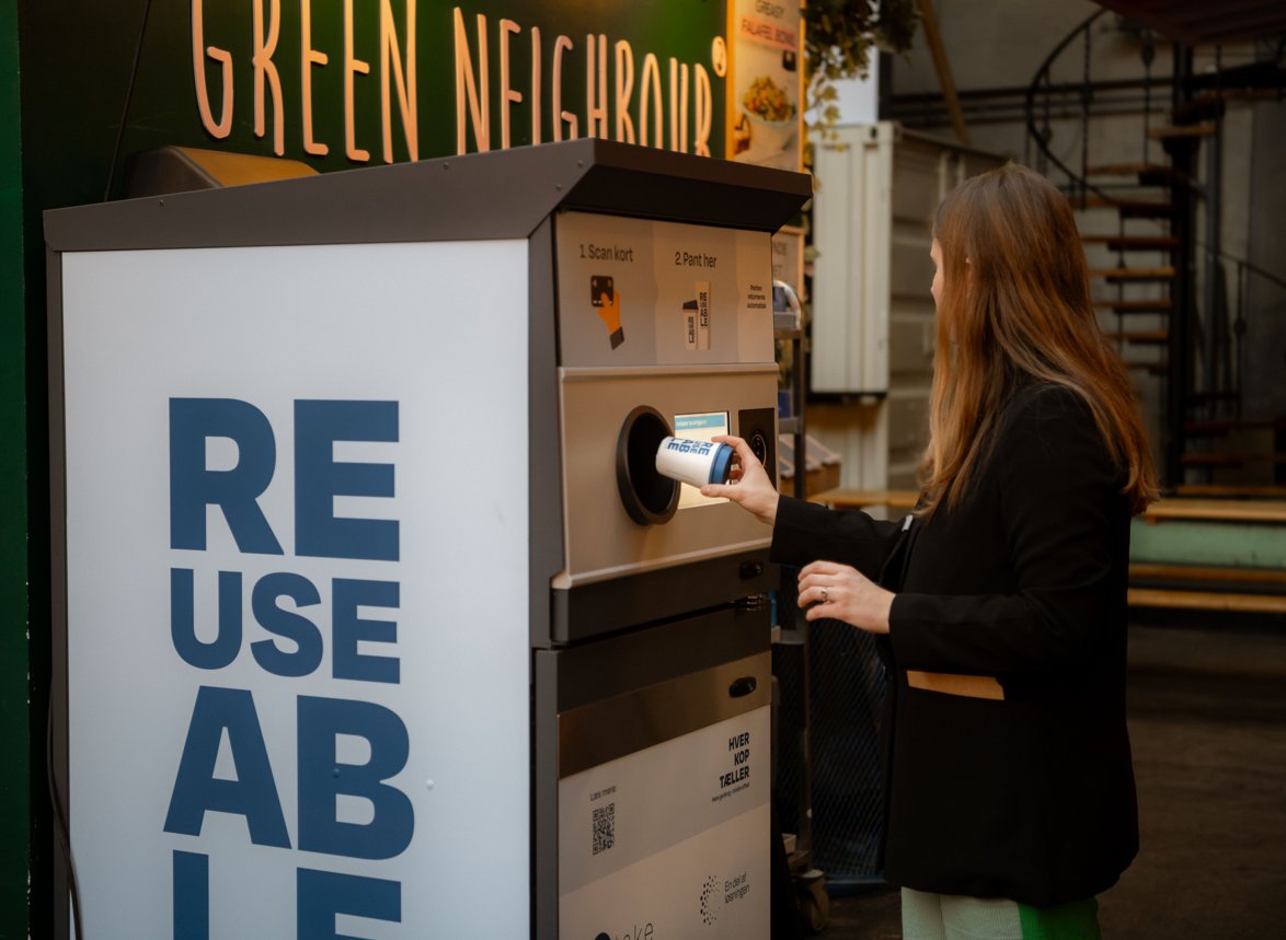 Aarhus implemented a revolutionary coffee cup recycling system ...