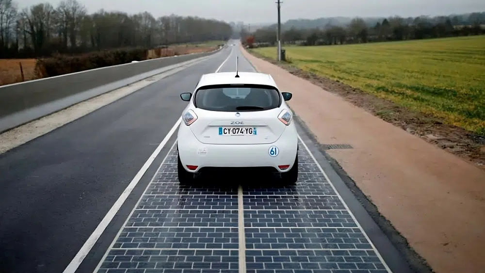 Solar mobility: France and Australia between the utopia and ...