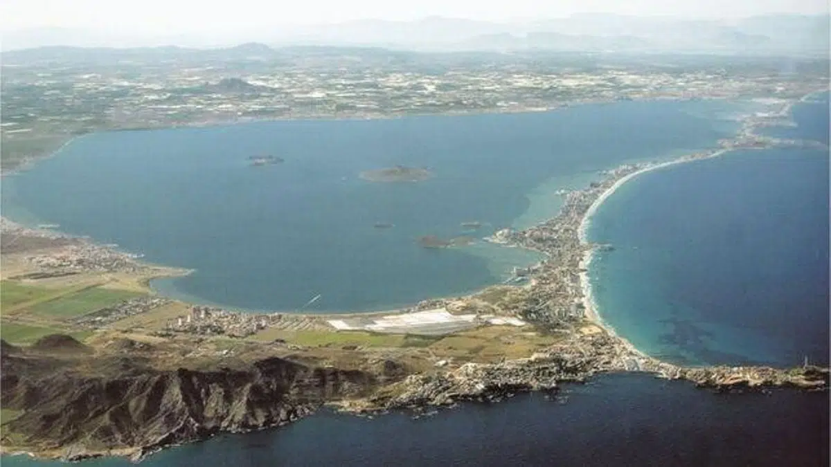 The Mar Menor in Spain shows signs of recovery of its seagrass meadows ...