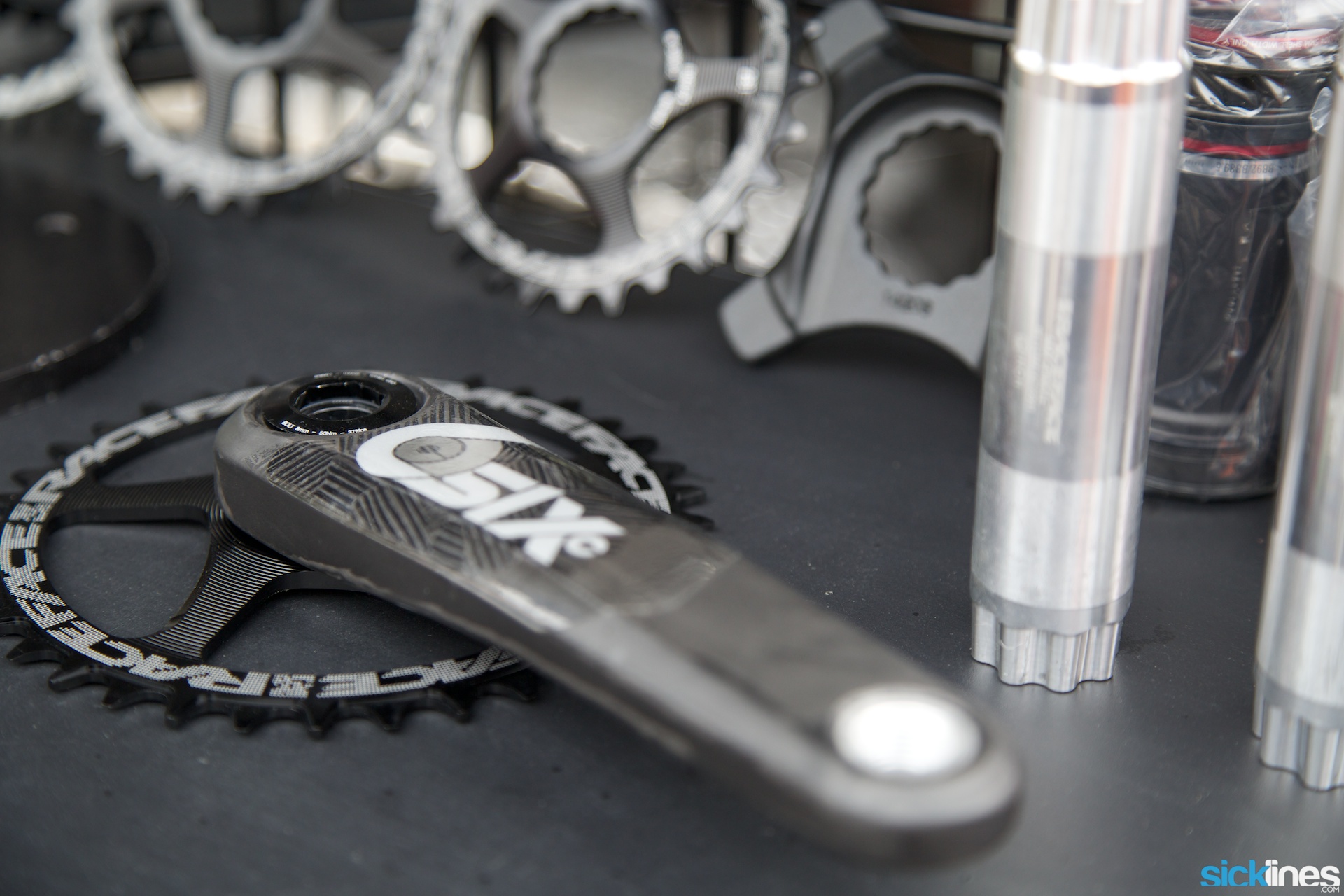 race-face-sixc-crankset-closeup-expo