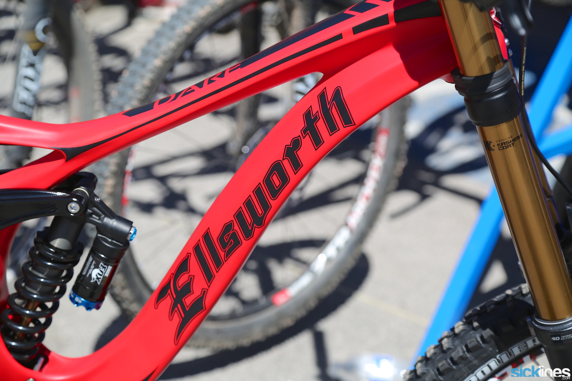 ellsworth-dare-front-triangle-2015