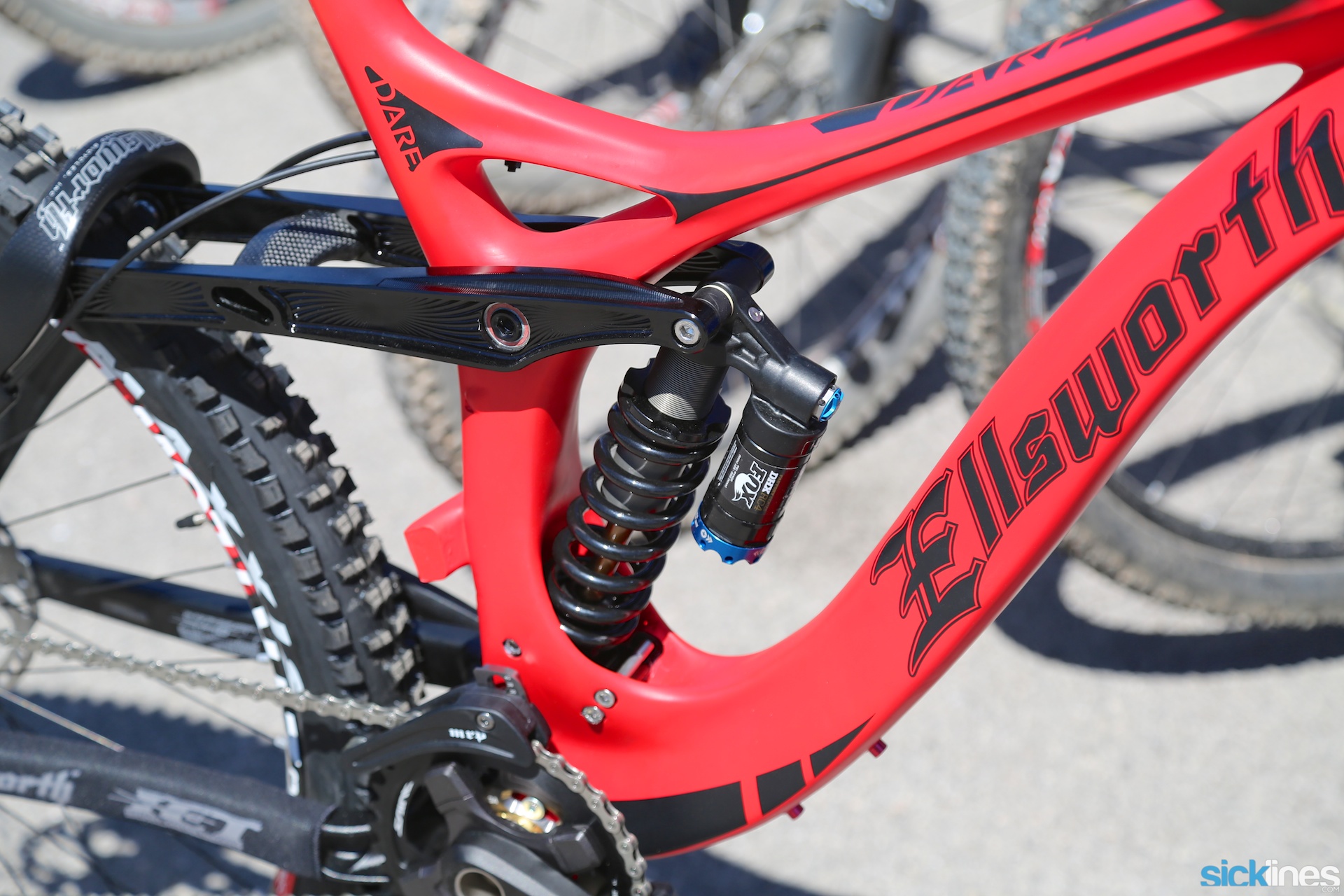 2015 Ellsworth Dare 27.5″ wheels and multiple travel options