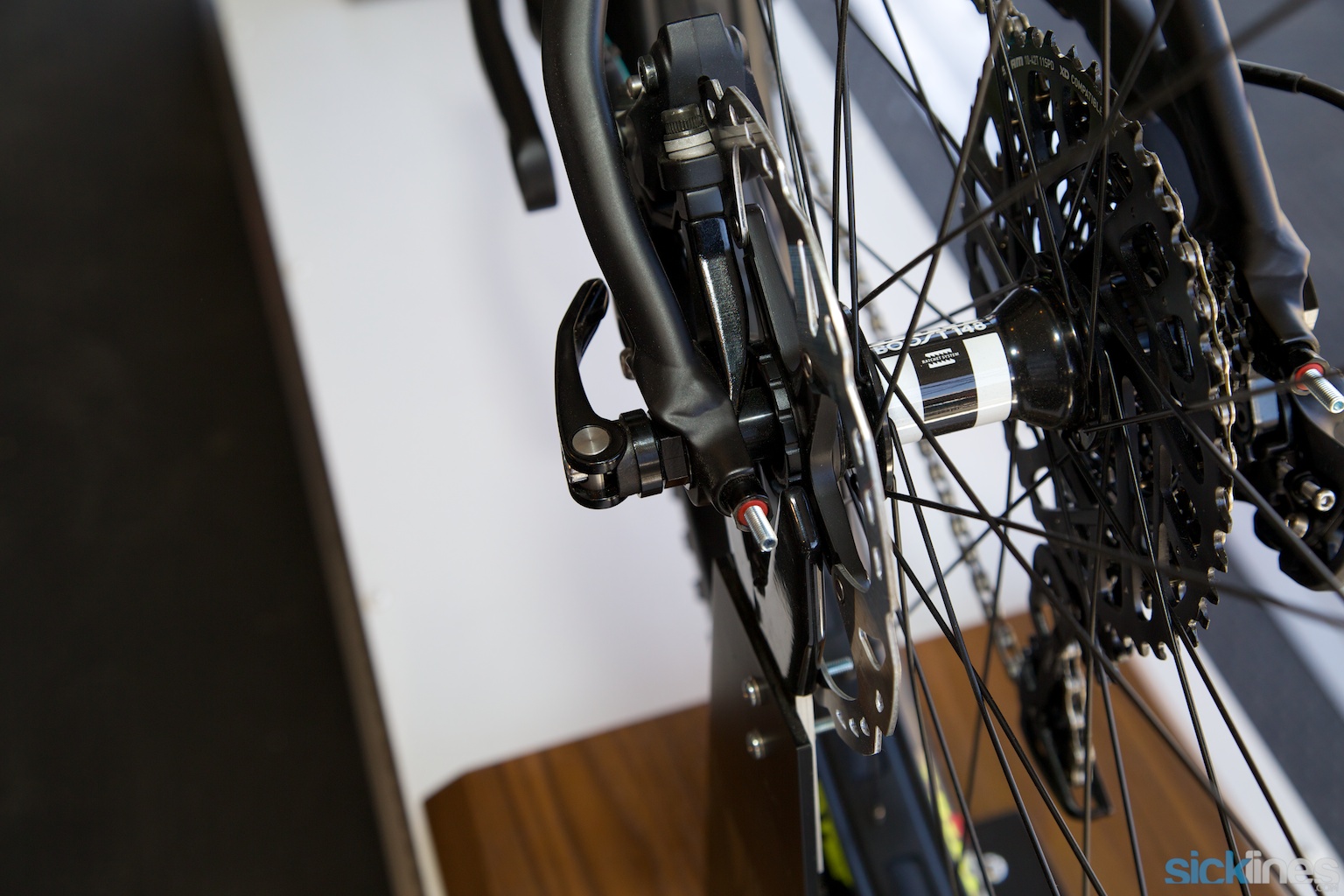 trek-stache-adjustable-dropouts-2
