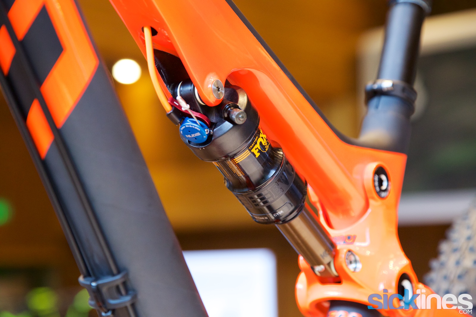 Fox-ctd-shock-scott-genius-700-tuned-plus (1)