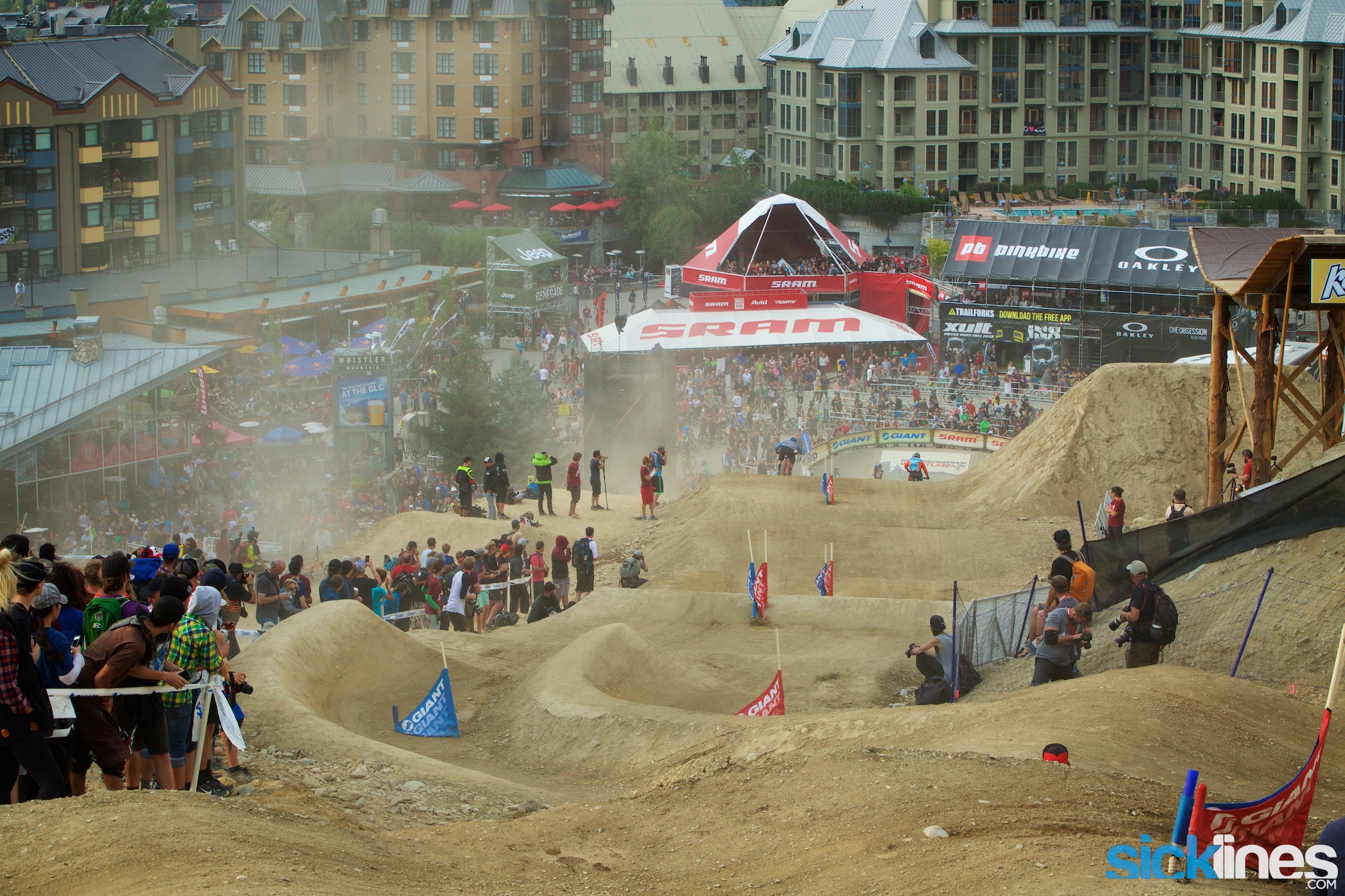 dual-slalom-finish
