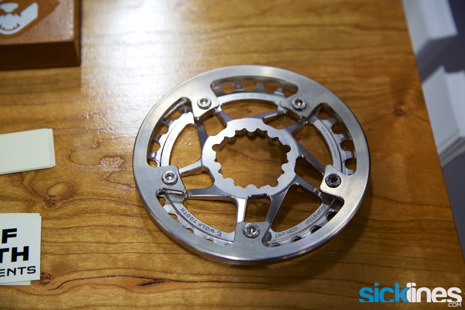 wolftooth-steel-cog-with-bashguard