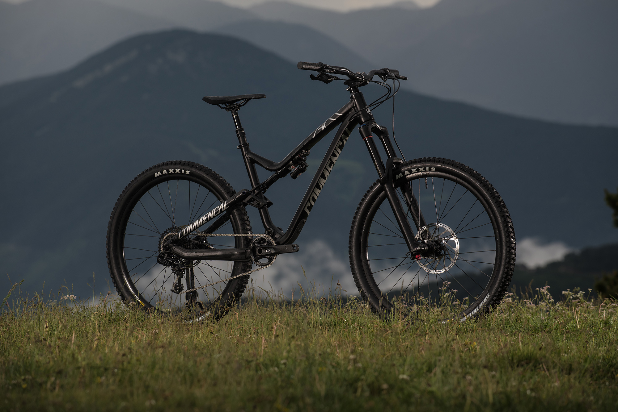 2017-Commencal-meta-AM-GX-black-3