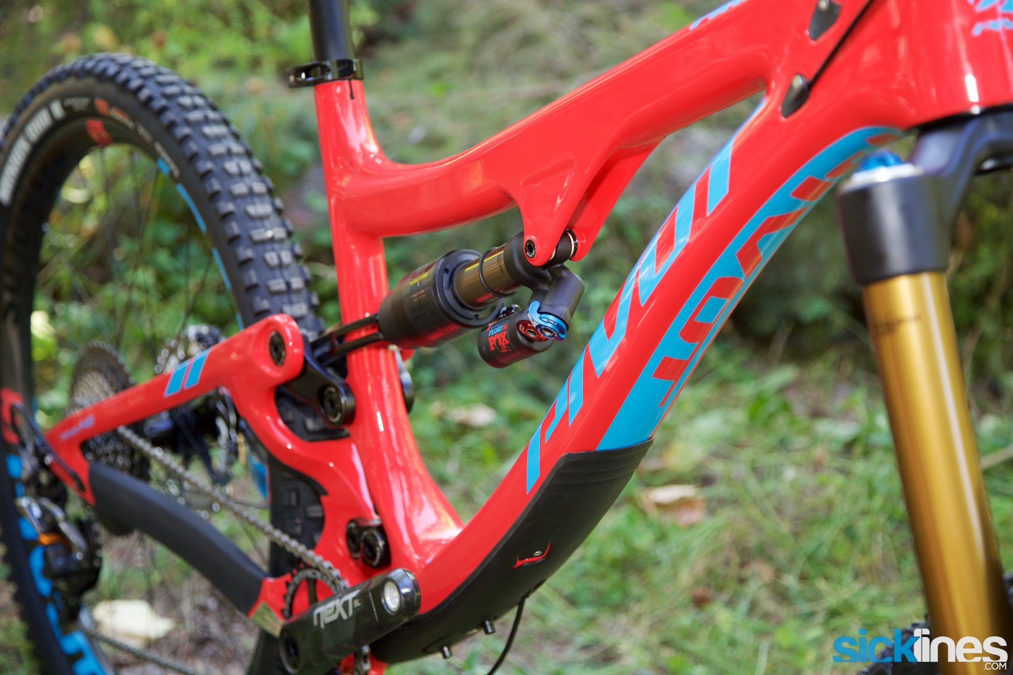 2017 Pivot Firebird Carbon – 170mm DW-Link, 27.5″ wheels
