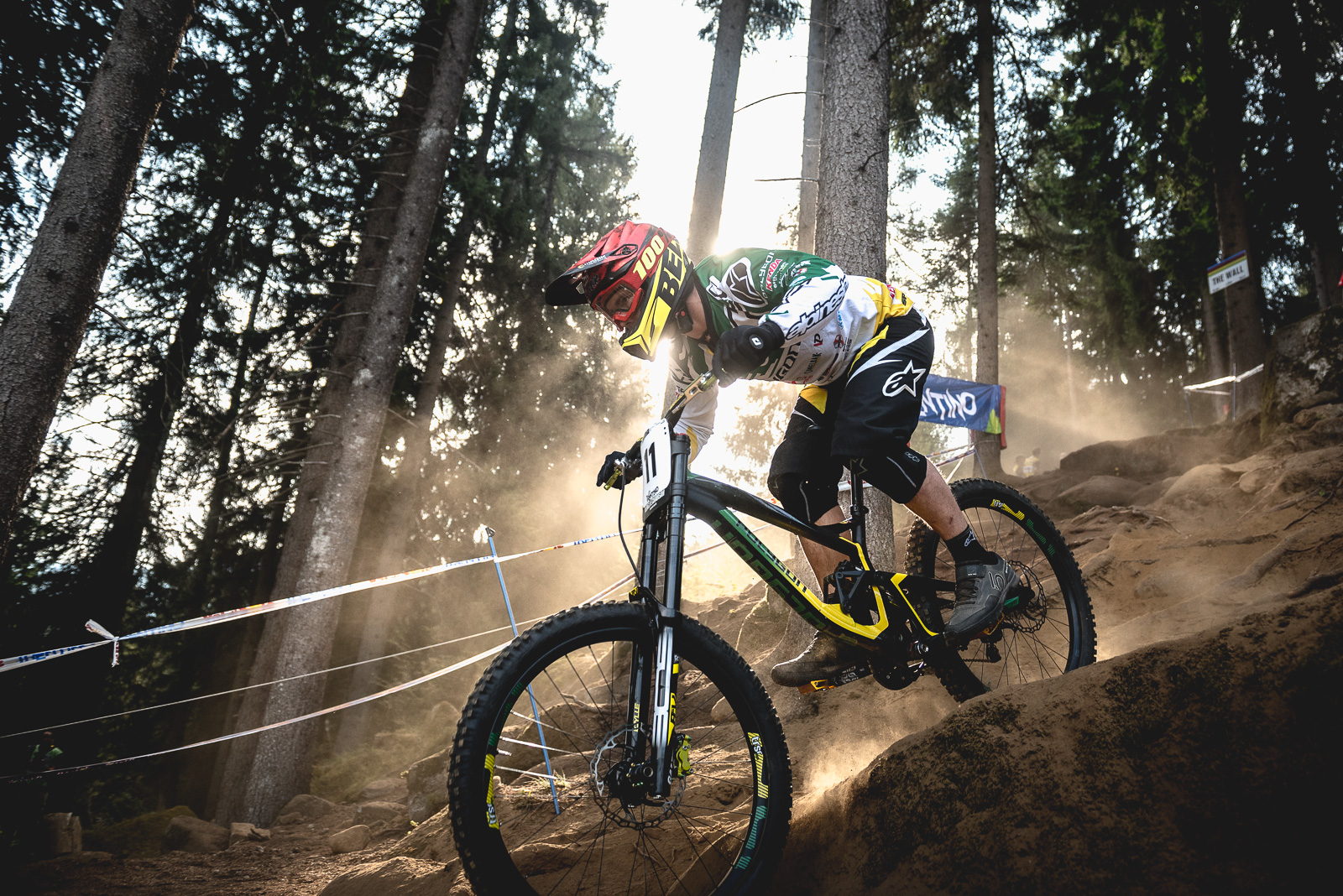Video: 2016 World Championships with Danny Hart, Rachel Atherton ...