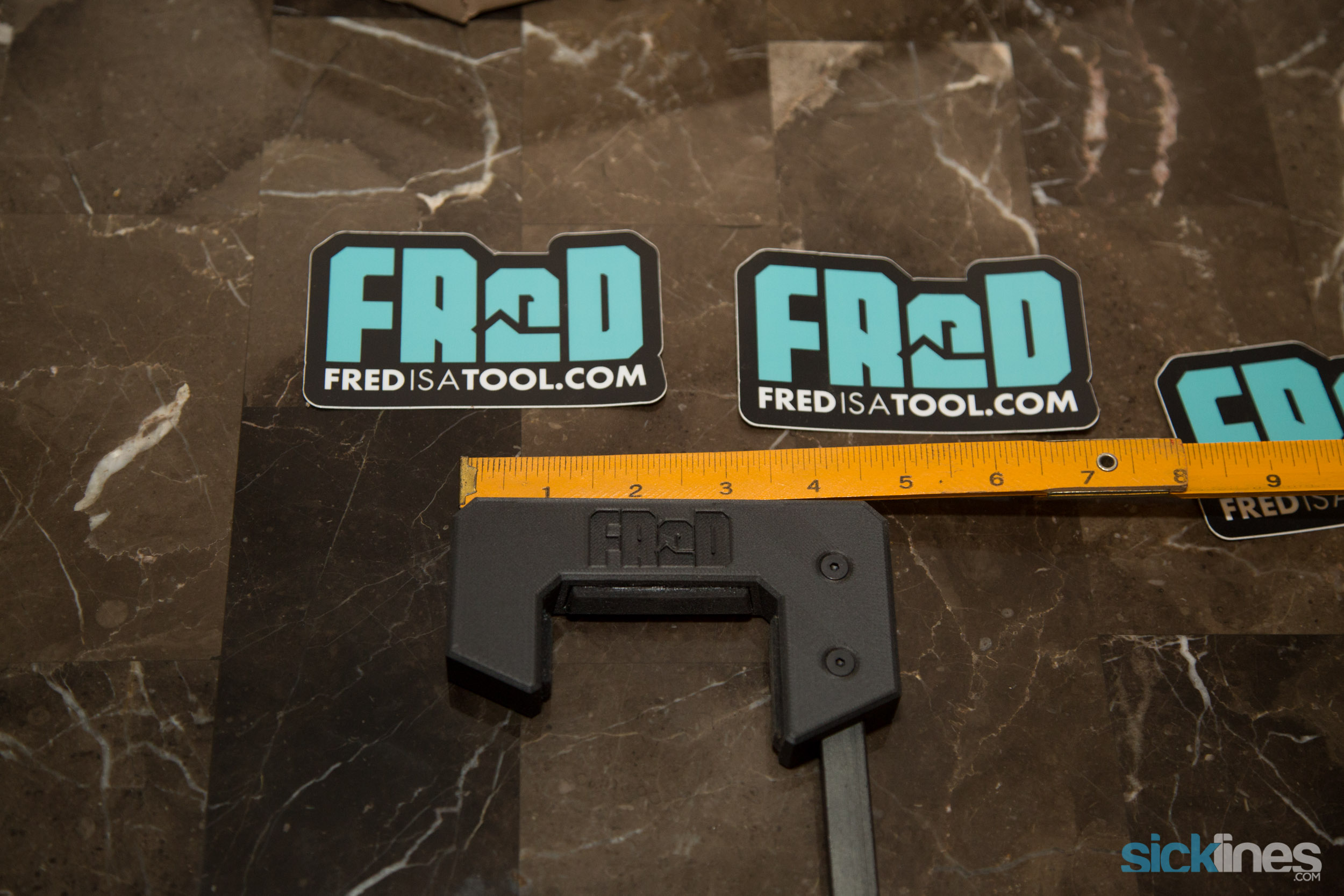 FReD-Headset-Holder-tool-8
