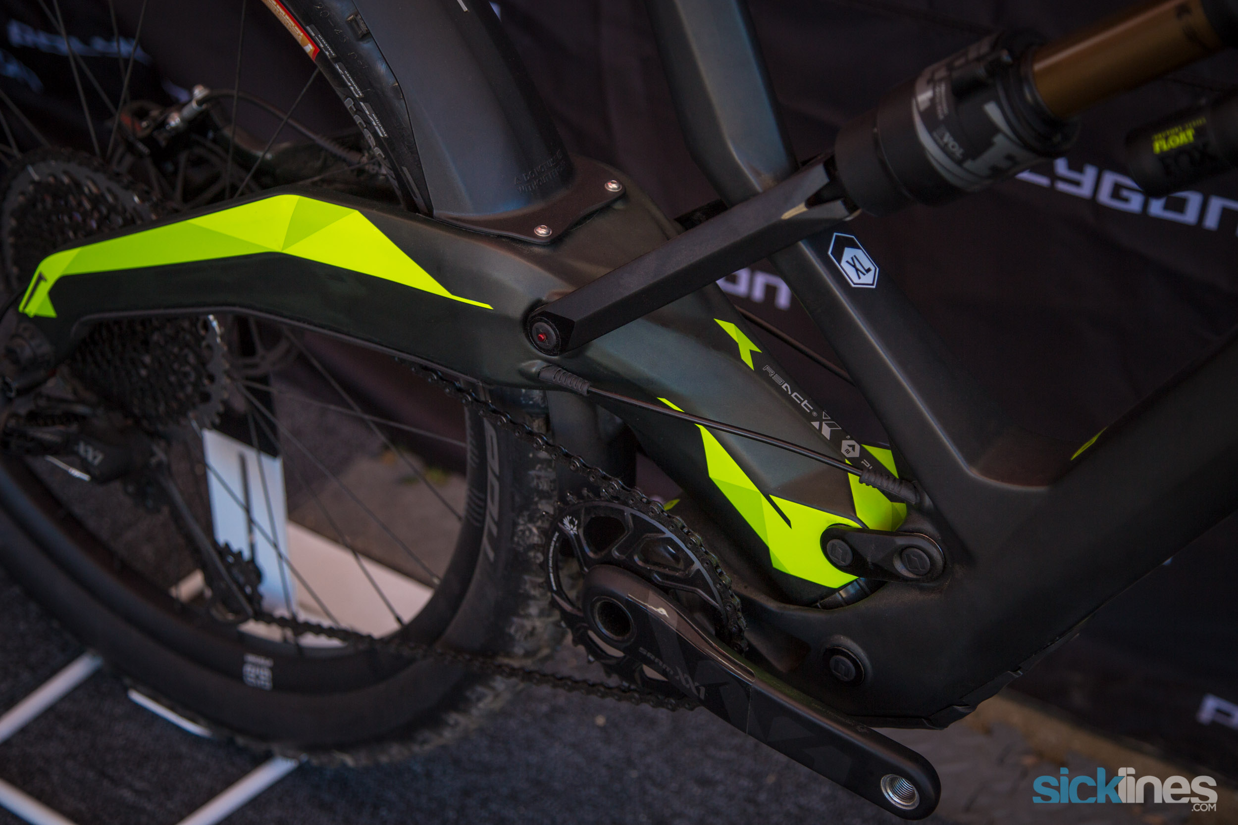 20018-polygon-square-one-ex-linkage