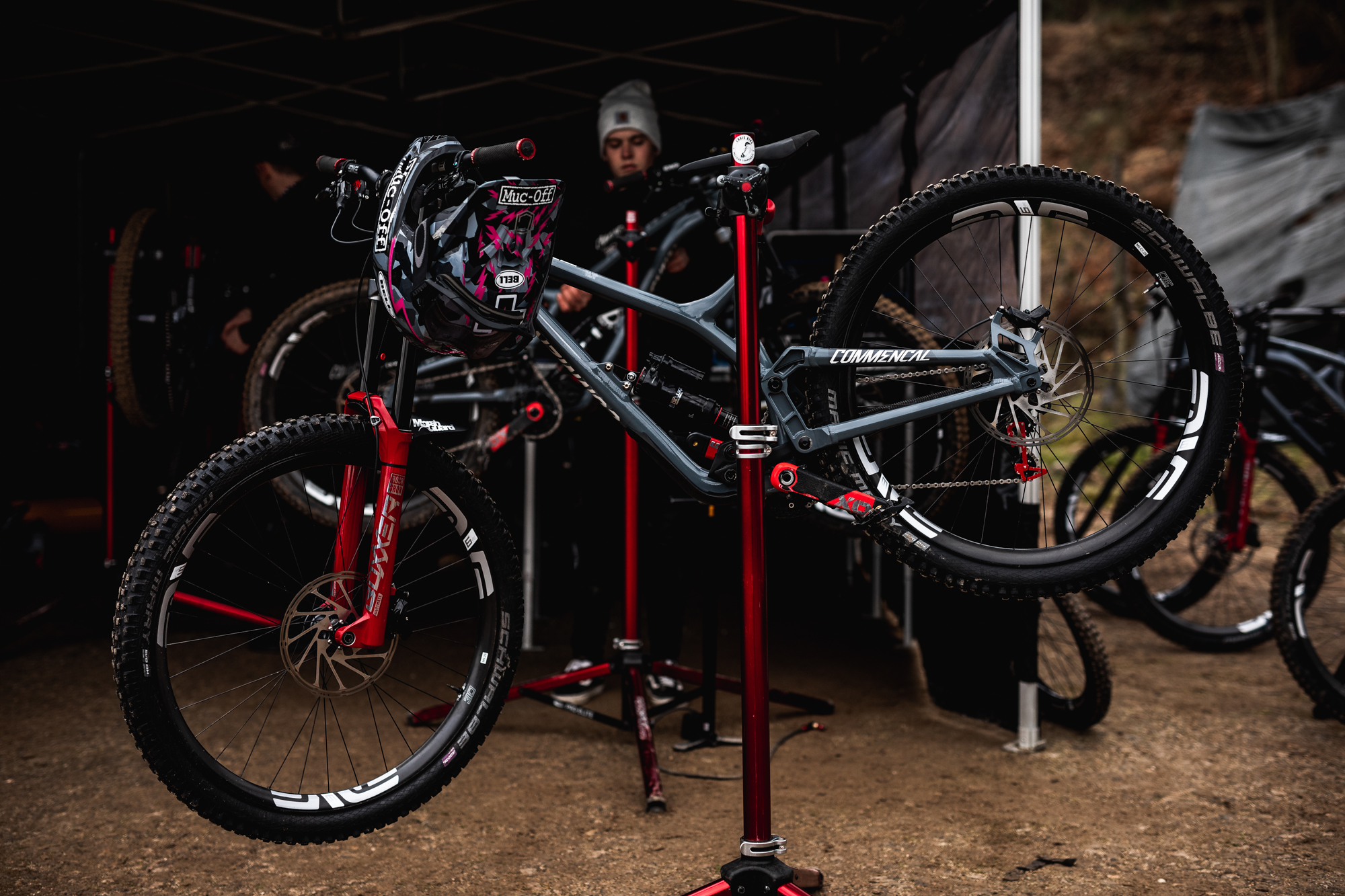 Commencal Muc-Off Team 2020 Amaury Pierron, Myriam Nicole, Remi Thirion ...