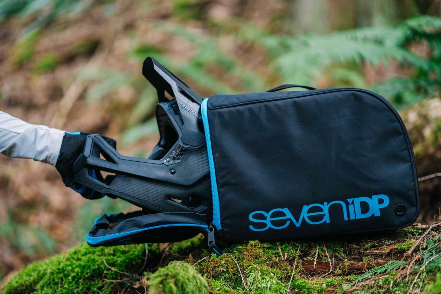 New Seven iDP Project 23 Full Face Helmets – 7iDP Carbon Fiber and ...