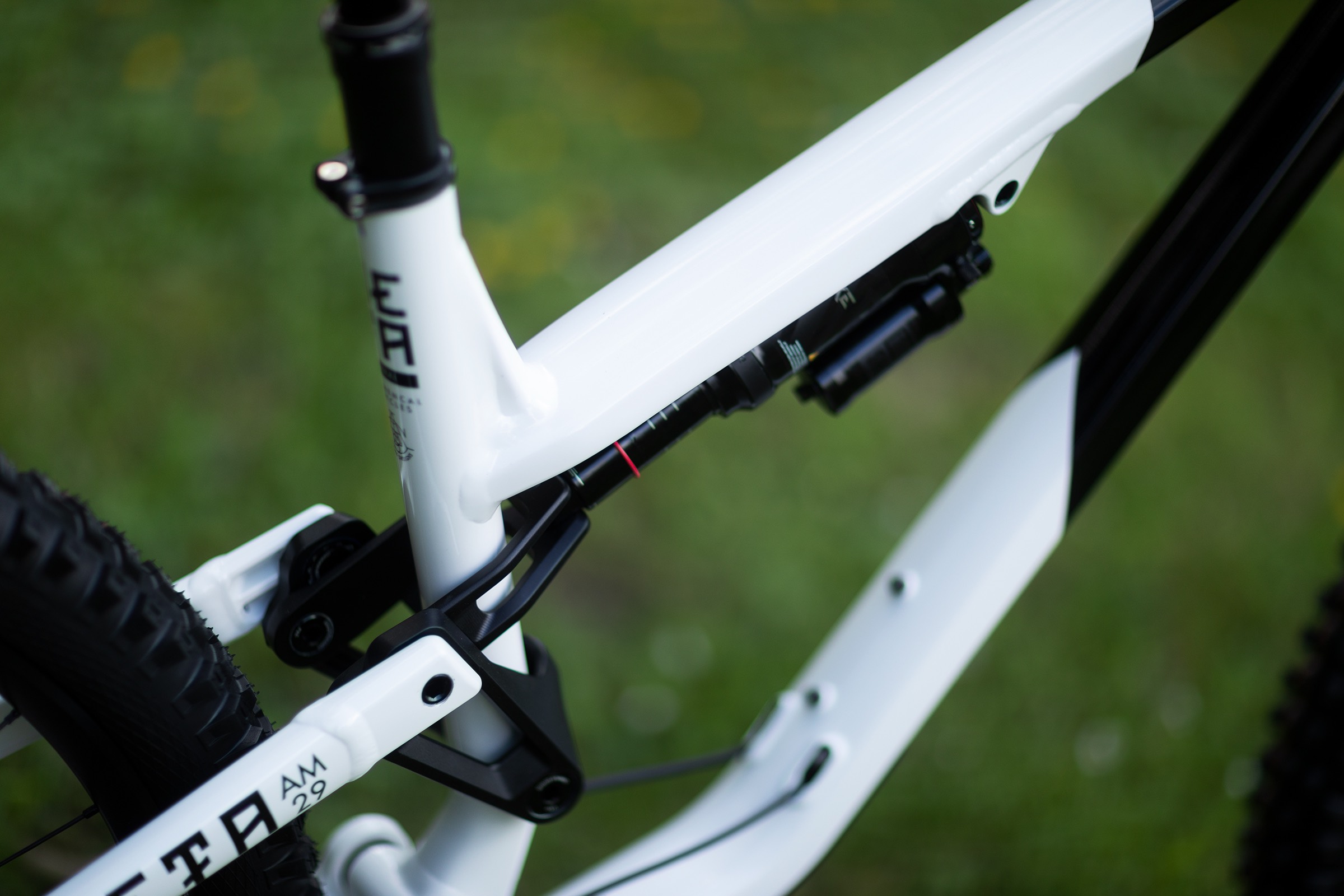 2021-Commencal-Meta-AM-29-2020184636-2