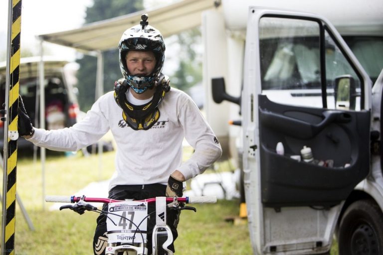 THE BERNARD KERR STORY – PART 1 – THE CARAVAN YEARS