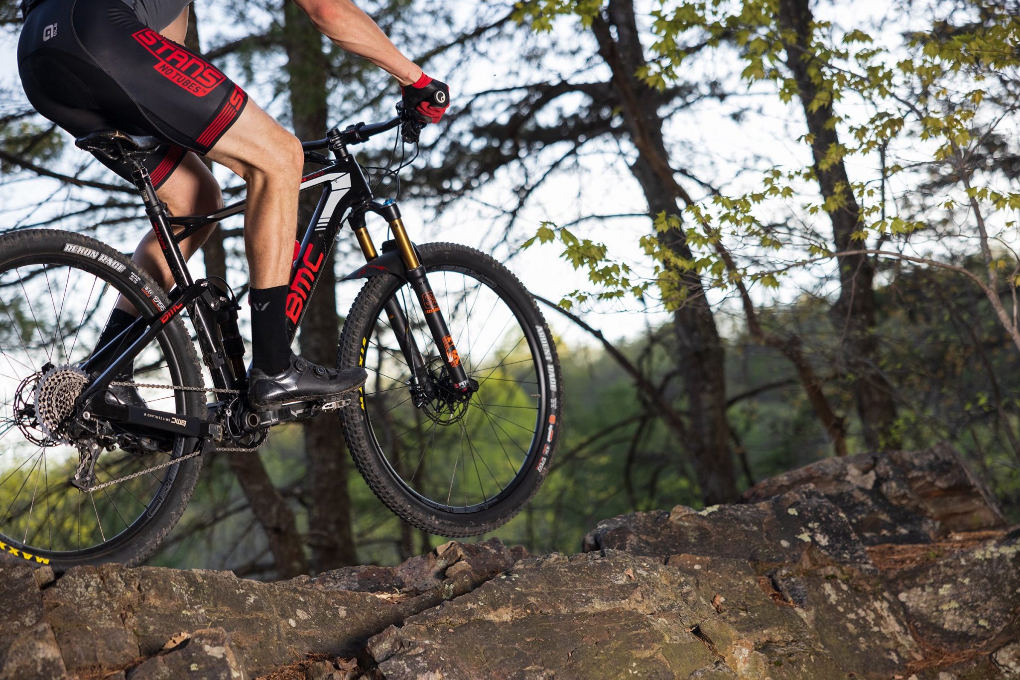 Stan’s Introduces Flow, Crest, Arch, in MK4 and S2 + Rims & Wheels