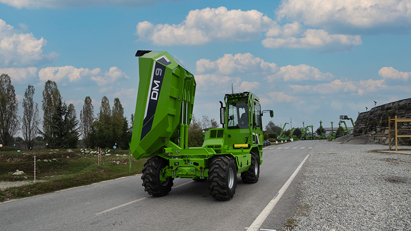 DM, High-performance off-road dumper