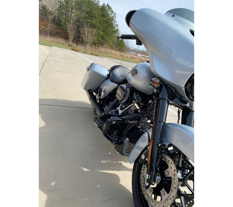 2023 Harley-Davidson Street Glide Atlas Silver Metallic for sale in ...