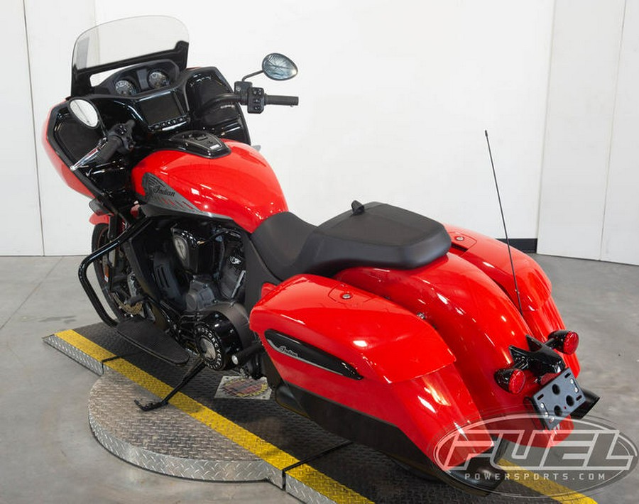 2022 Indian Motorcycle® Challenger® Dark Horse® Indy Red/Black Metallic ...