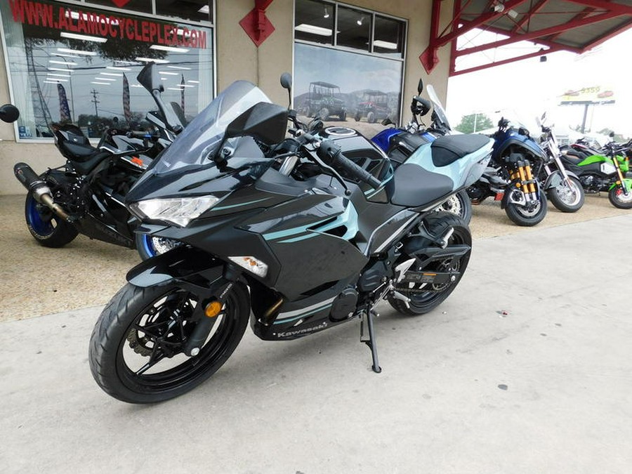 2020 Kawasaki Ninja® 400 ABS Spark Black/ Magnetic Dark Gray/ Phantom ...