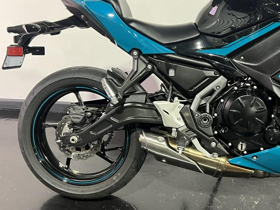 2021 Kawasaki Ninja® 650 ABS Metallic Spark Black/Pearl Nightshade Teal ...