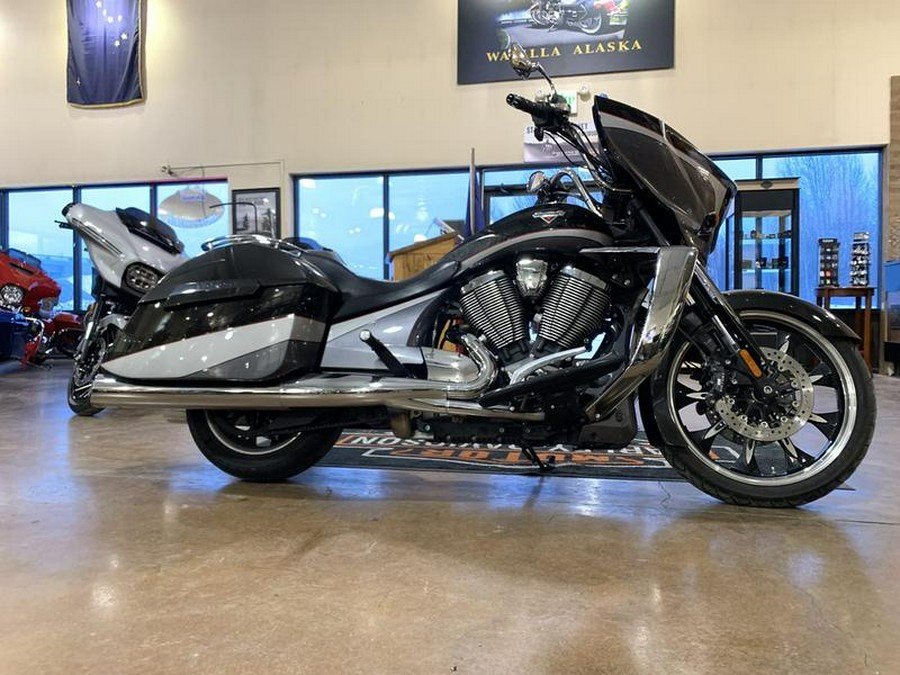 2016 Victory Motorcycles® Magnum® Black Crystal over Super Steel Gray ...