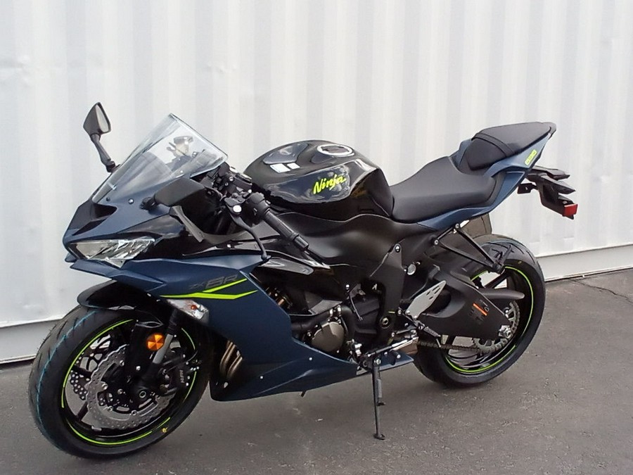 2023 Kawasaki Ninja® ZX™-6R Metallic Matte Twilight Blue/Metallic ...