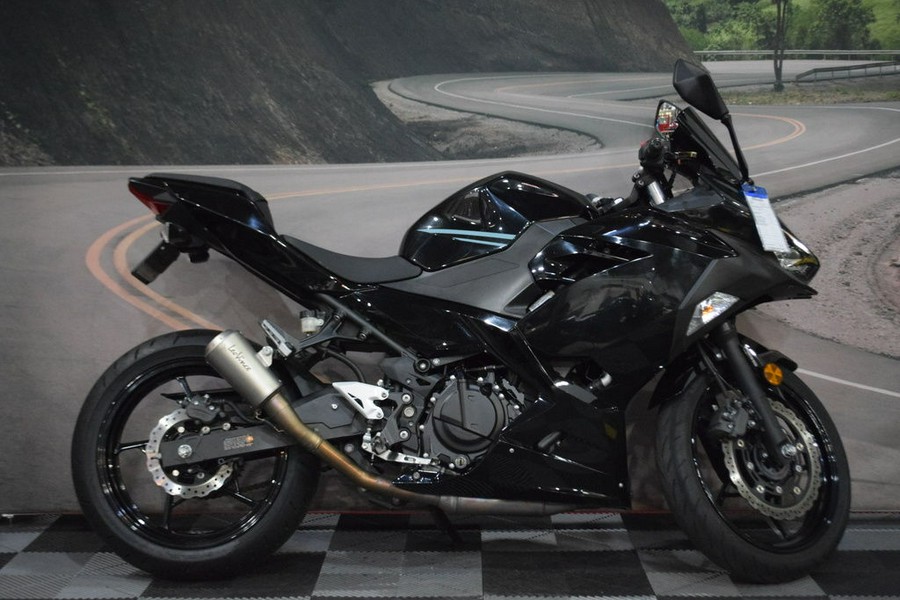 2020 Kawasaki Ninja® 400 ABS Spark Black/ Magnetic Dark Gray/ Phantom ...