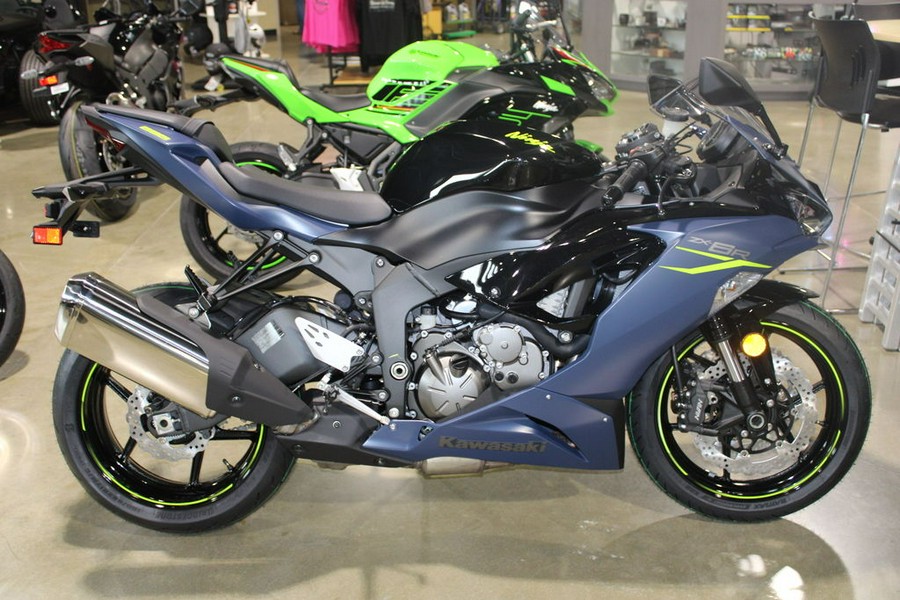 2023 Kawasaki Ninja® ZX™-6R Metallic Matte Twilight Blue/Metallic ...