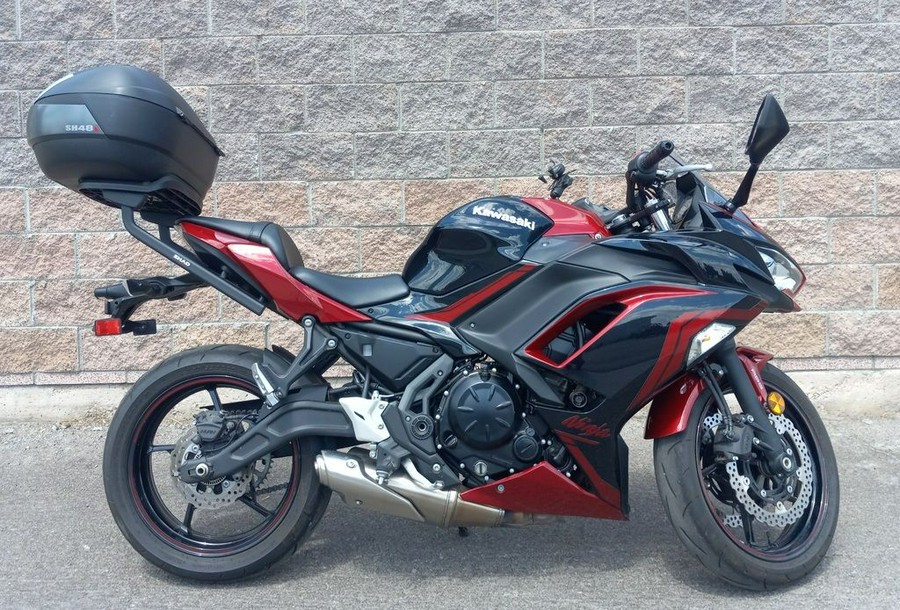 2021 Kawasaki Ninja® 650 ABS Metallic Spark Black/Metallic Imperial Red ...