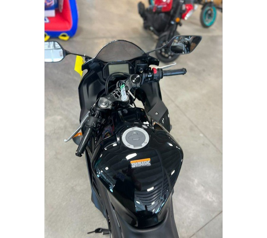 2023 Yamaha YZF-R3 for sale in Sheboygan, WI