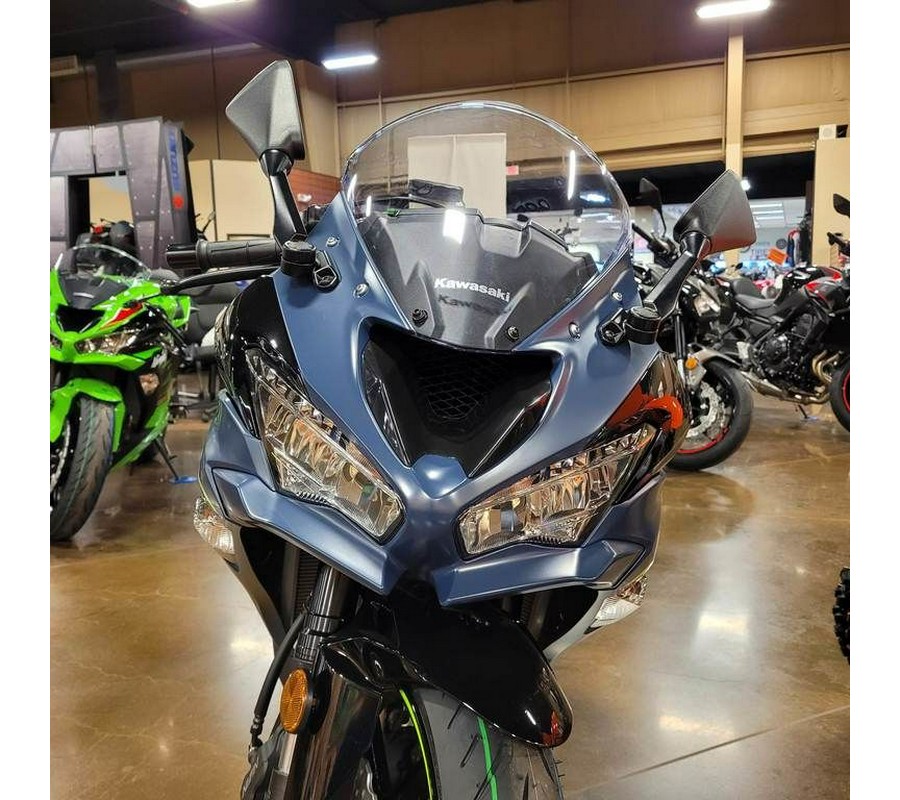 2023 Kawasaki Ninja® ZX™-6R Metallic Matte Twilight Blue/Metallic ...