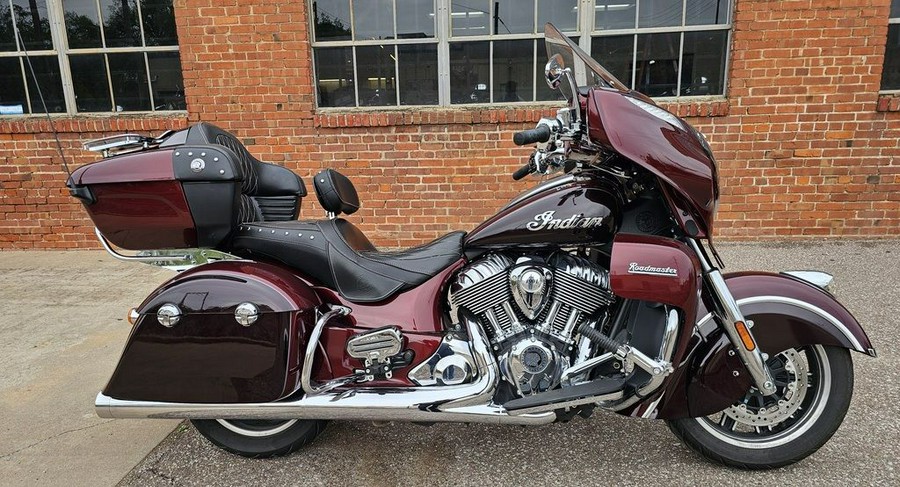 2022 Indian Motorcycle® Roadmaster® Maroon Metallic/Crimson Metallic ...