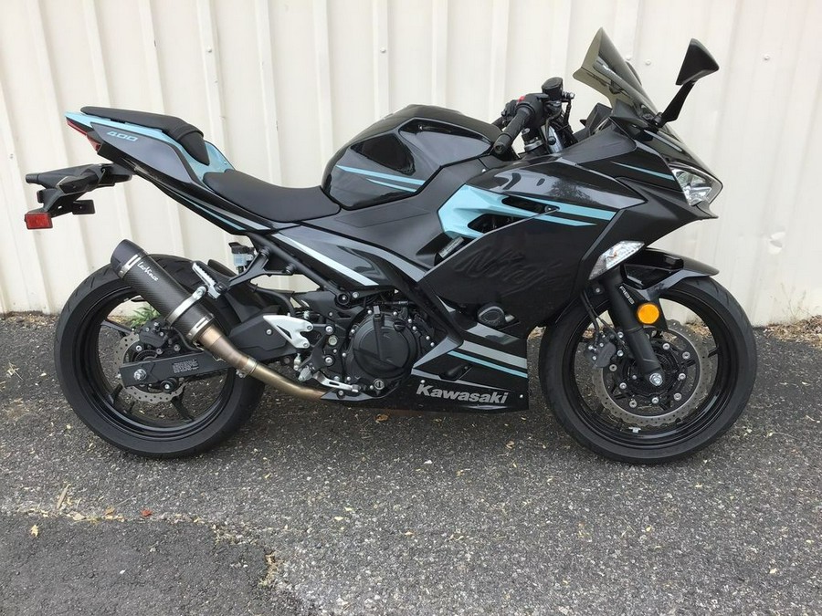 2020 Kawasaki Ninja® 400 Spark Black/ Magnetic Dark Gray/ Phantom Blue ...