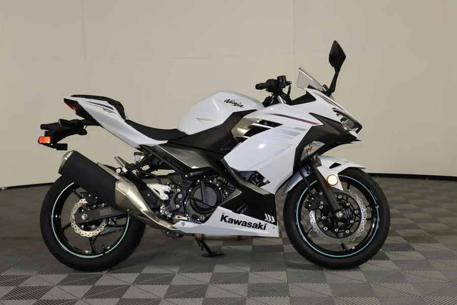 2023 Kawasaki Ninja® 400 Pearl Blizzard White/Metallic Carbon Gray for ...