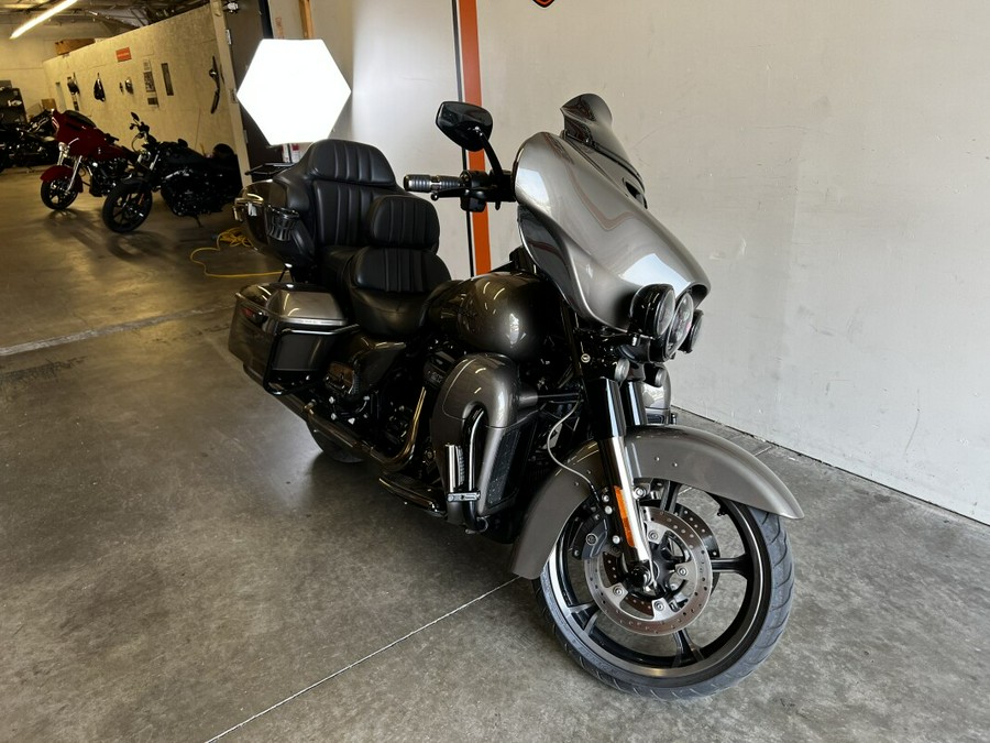 2021 Harley-Davidson CVO™ Limited Bronze Armor FLHTKSE for sale in ...