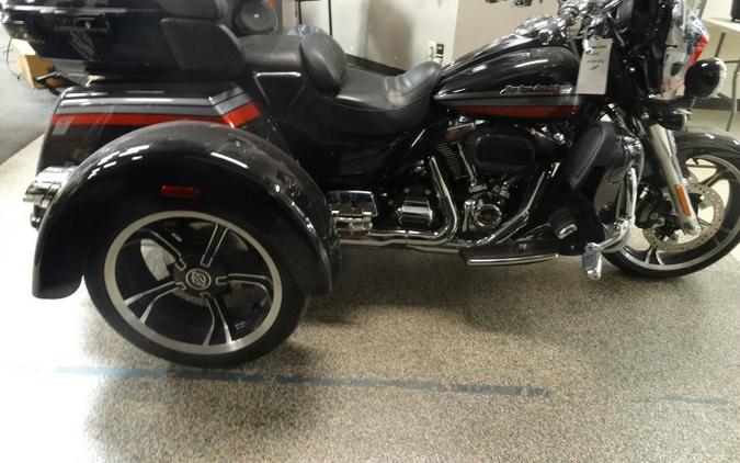 Harley-Davidson CVO Tri Glide motorcycles for sale - MotoHunt