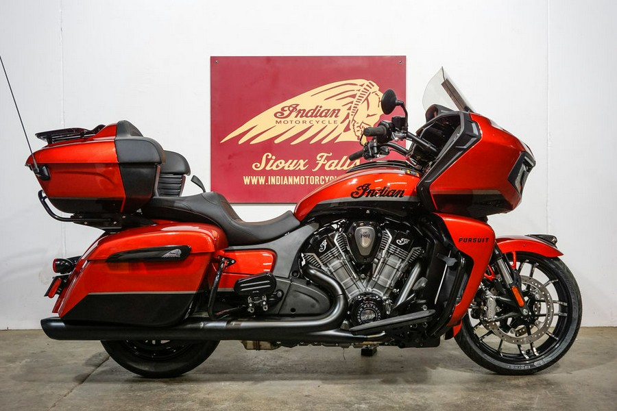 2023 Indian Motorcycle® Pursuit Dark Horse Stryker Red Metallic / Black ...