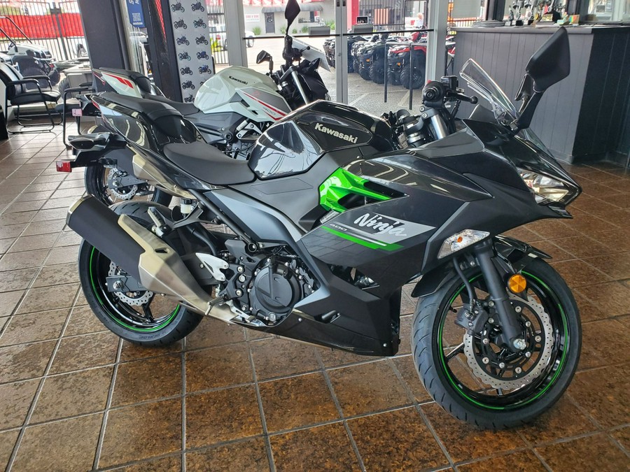2023 Kawasaki Ninja 400 for sale in Sacramento, CA