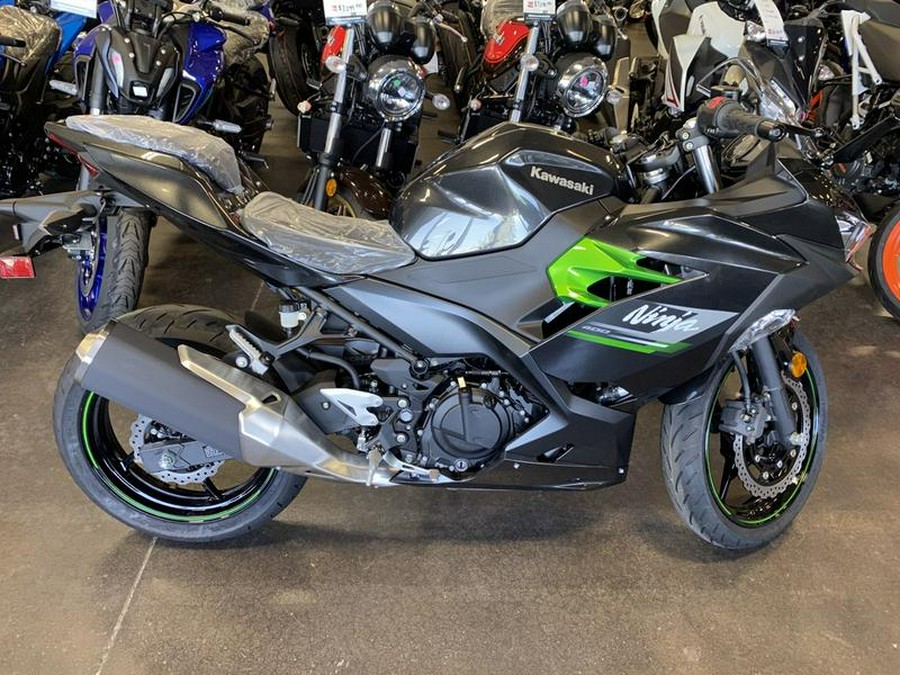 2023 Kawasaki Ninja® 400 Matrix Camo Gray/Metallic Matte Carbon Gray ...