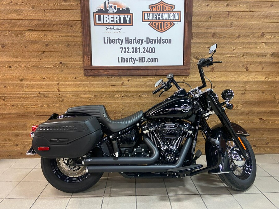 2019 Harley-Davidson® Heritage Classic 114 Vivid Black FLHCS for sale ...