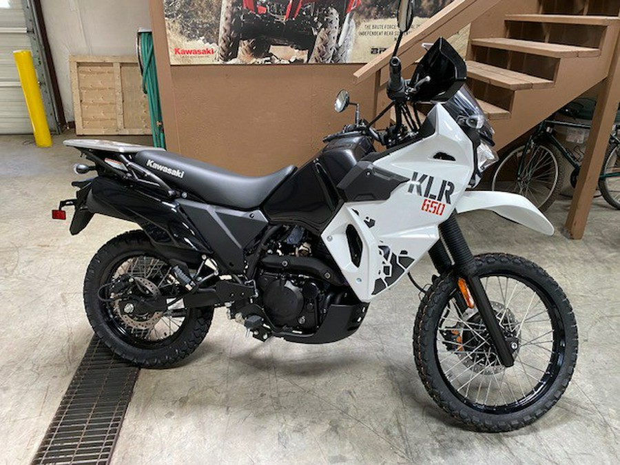 2024 Kawasaki KLR® 650 PEARL CRYSTAL WHITE / METALLIC CARBON GRAY for ...