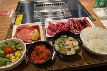 MixB | 焼肉ライク👍 フロアスタッフ・ 追加募集