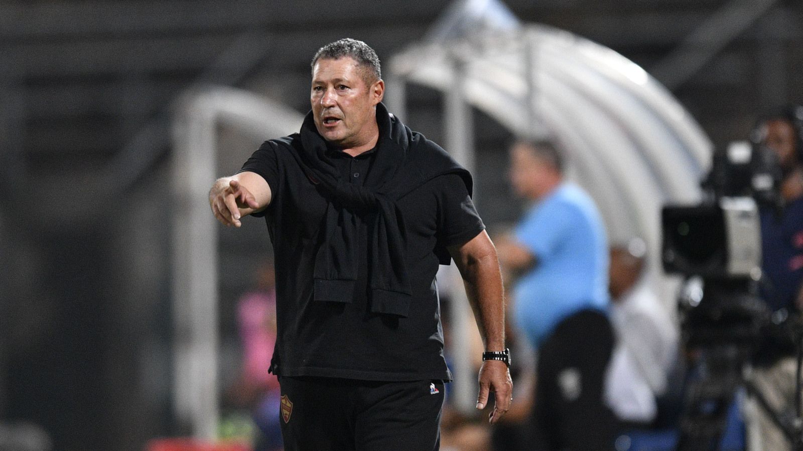 Vodacom Soccer | News | Steve Barker challenges Stellenbosch to return ...