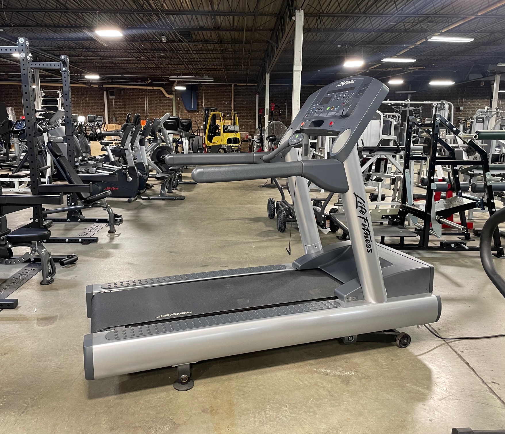 Life Fitness CLST Treadmill $3000